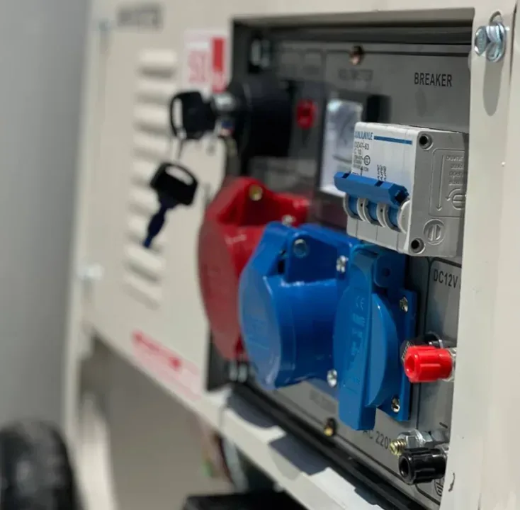 Generatore di corrente 8,5kw EFFETTIVI DIESEL AVR/ATS inverter → Tools ...
